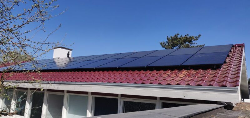 Opladning af elbil via solceller med batteri